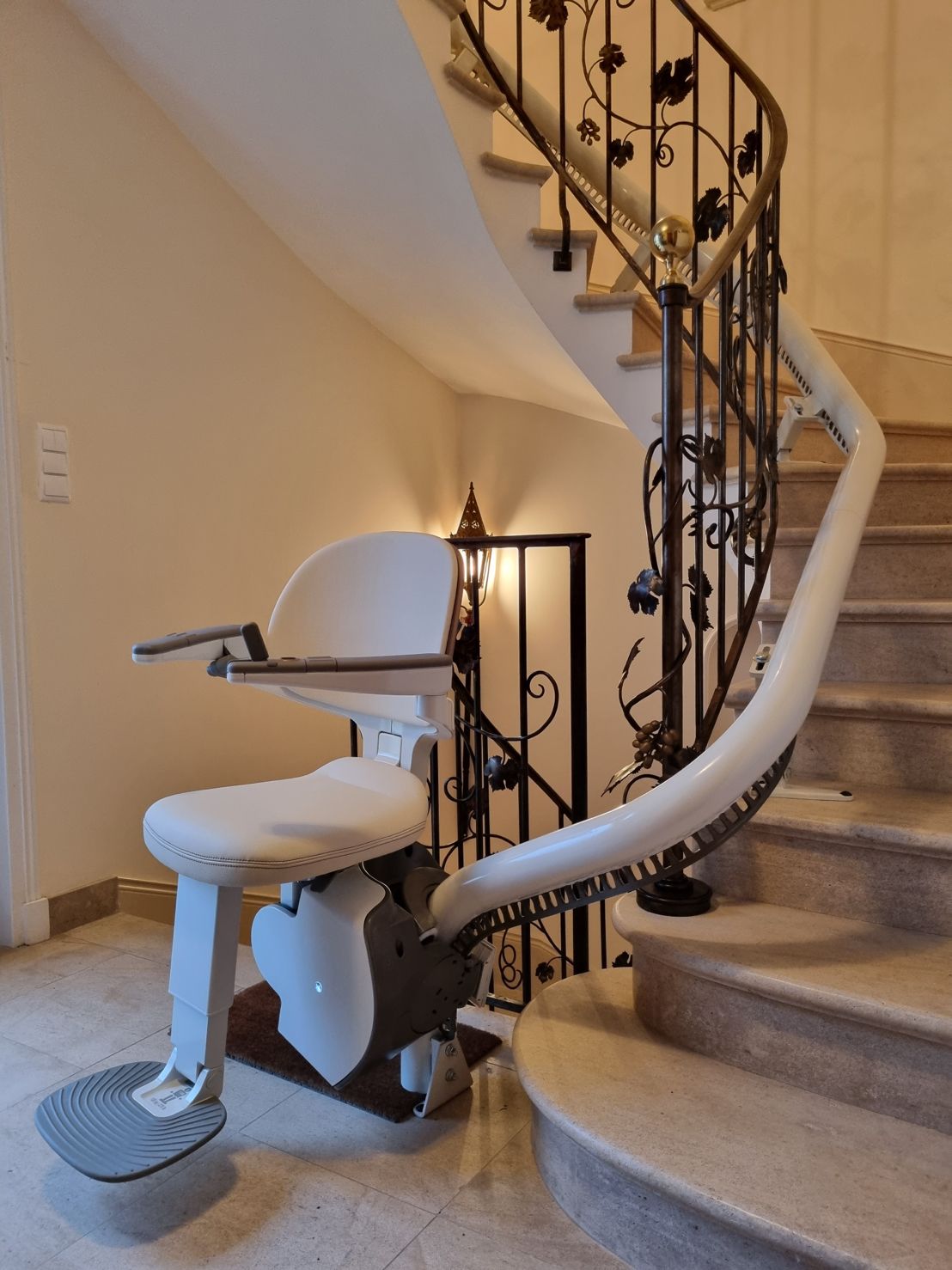 Installation d'une chaise monte-escalier-Bordeaux